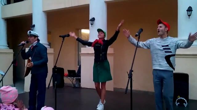 Группа РЕСПУБЛИКА ЧАД. Песня о празднике (фрагмент)