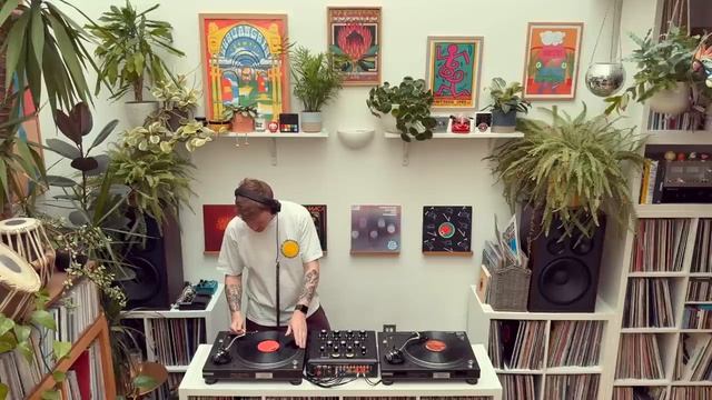 Everybody Loves To Boogie Radio (12.08.25)