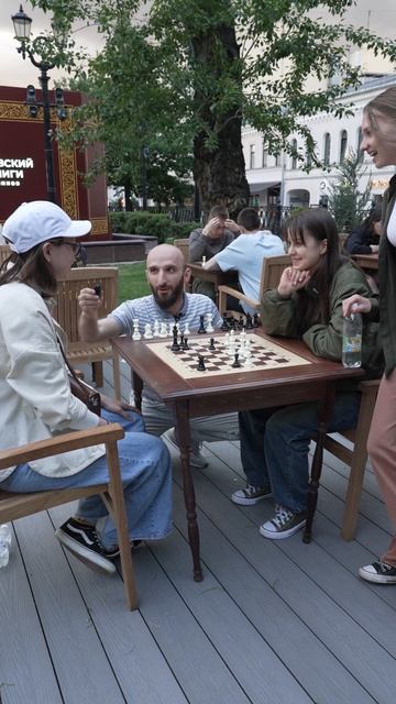 Битва двух принцесс | Омар в Большом городе #омар #омарвбольшомгороде #омаралибутаев