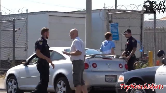 ПОДСТАВНЫЕ КОПЫ ПОДКИДЫВАЮТ КОКС (ПРАНК В ГЕТТО)