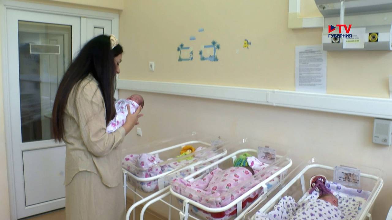 Два месяца боролись за детей: как в Воронеже выходили тройню