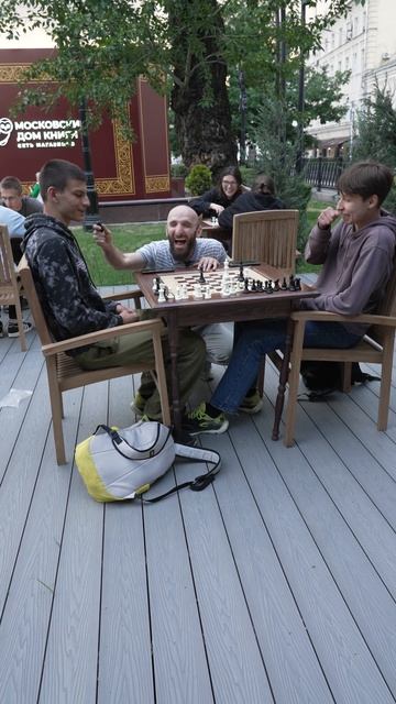 Партия в шахматы | Омар в Большом городе #омар #омарвбольшомгороде #омаралибутаев
