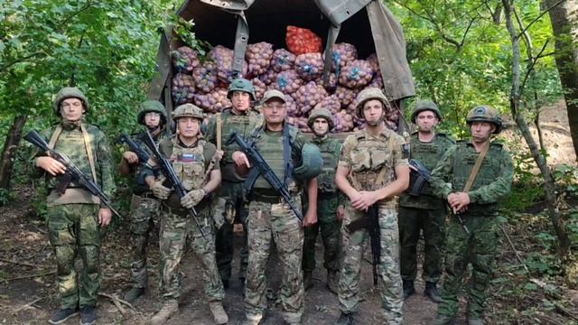 Представители Харабалинского района и Харабалинского отделения Ассоциации волонтёров НРАВ
