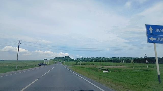 Едем с аэропорта Толмачево домой. Прилетели с Бишкека с поселка Манас, трасса, плохая погода