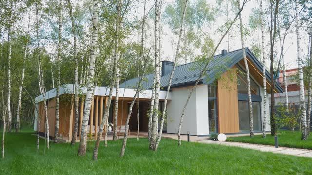 Съёмка и монтаж дизайнерского домика)