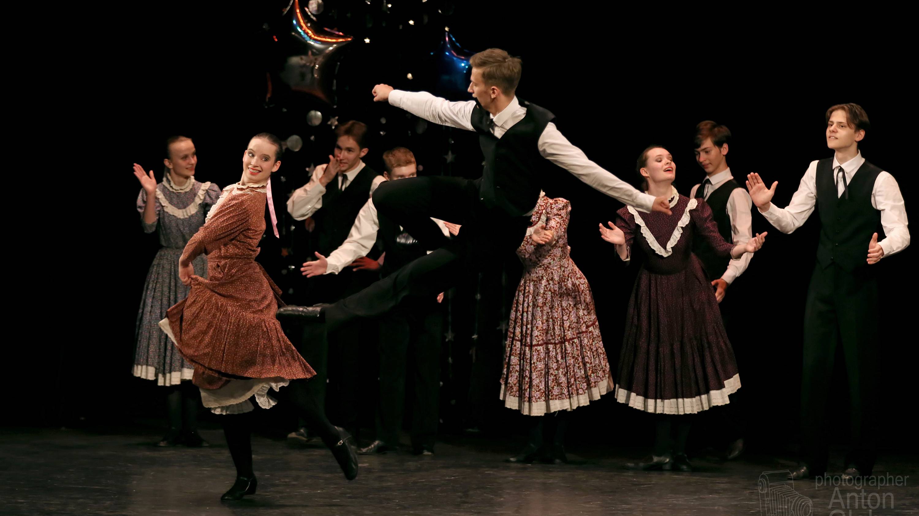 «АПОЛЕЙШЕН», Ансамбль "Школьные годы". "APOLEYSHEN", Ensemble "School Years".