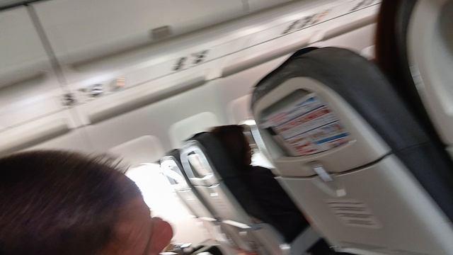 Приземление самолета в Новосибирске. Рейс Бишкек-Новосибирск. Аэропорт Толмачево