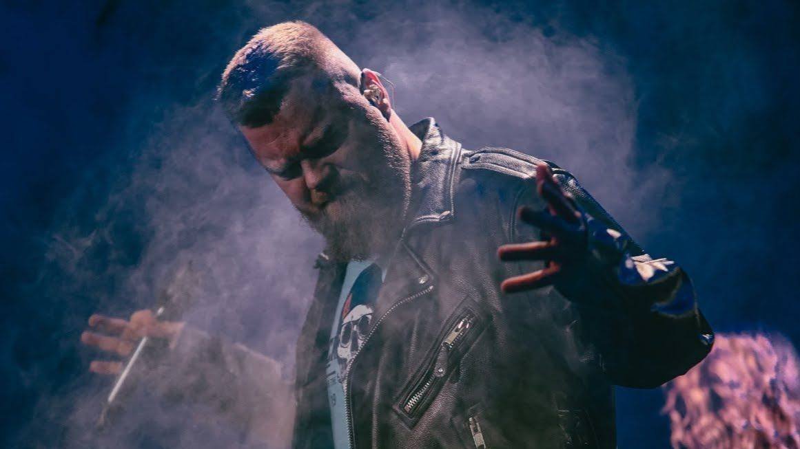 Киноконцерт - поет Павел Пламенев