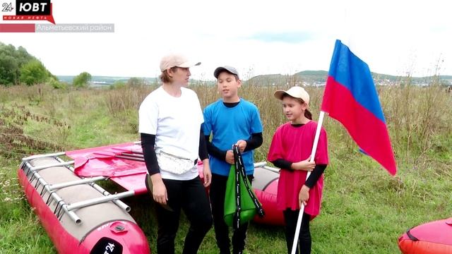 На реке Степной Зай прошел экосплав, приуроченный к дню Российского флага