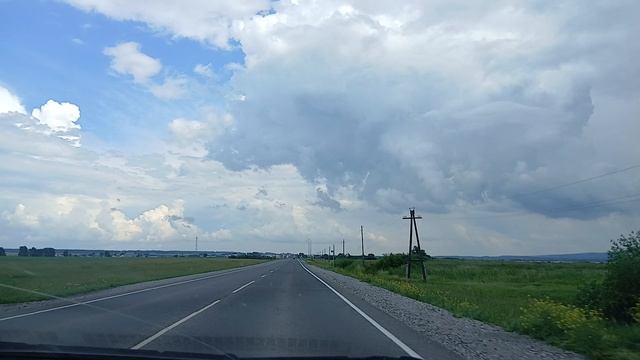 Едем с аэропорта Толмачево домой. Прилетели с Бишкека с поселка Манас, трасса, плохая погода