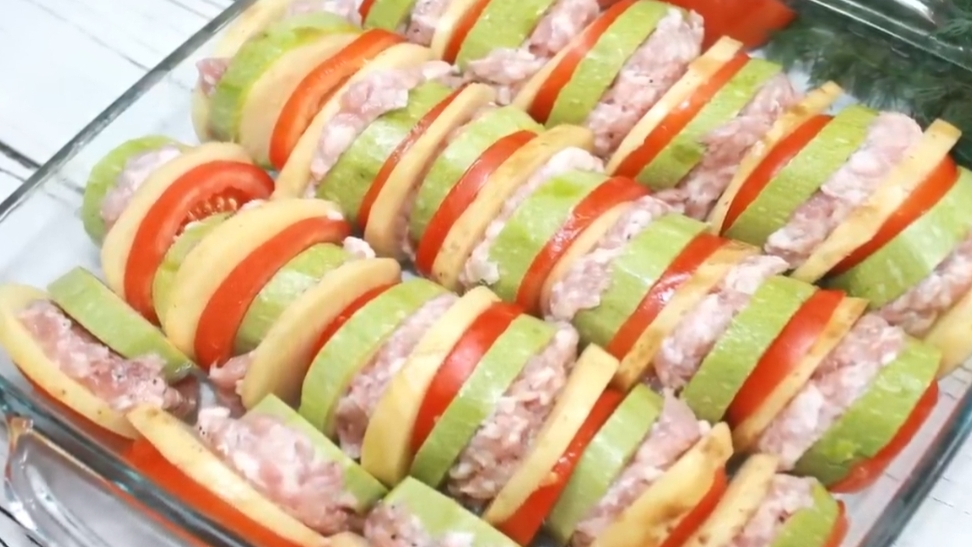 Легкое вкусное и красивое блюдо из кабачков с фаршем.