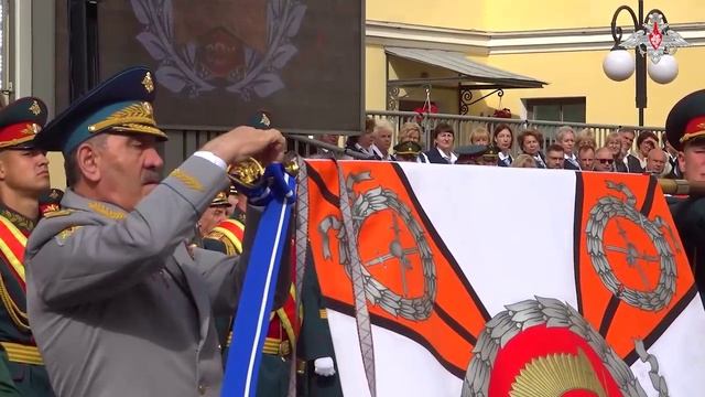 Замминистра обороны РФ Юнус-Бек Евкуров вручил орден Почета Санкт-Петербургскому суворовскому военно
