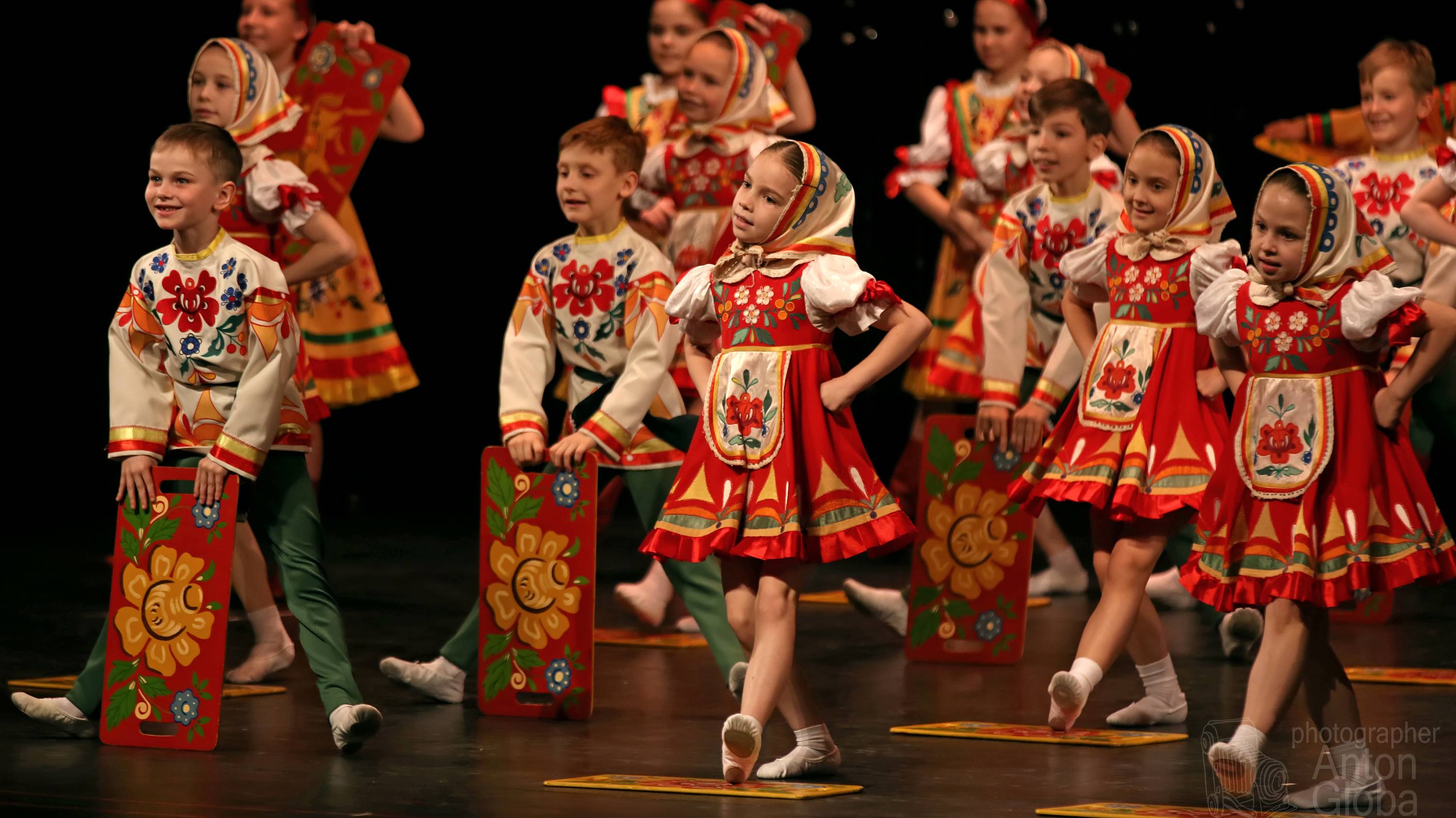 «ГОРОДЕЦКИЕ ДОСТОЧКИ», Ансамбль "Школьные годы". "GORODETSKY DOSTOCKHKI", Ensemble "School Years".
