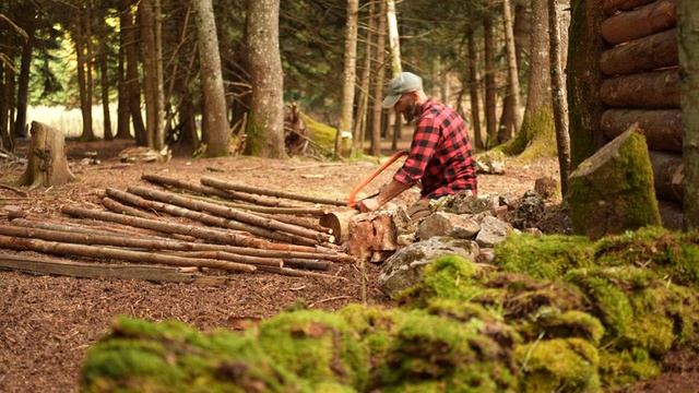 Build a fairytale house in the woods. Bushcraft GR