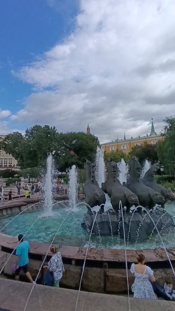 Фонтаны. Манежная площадь