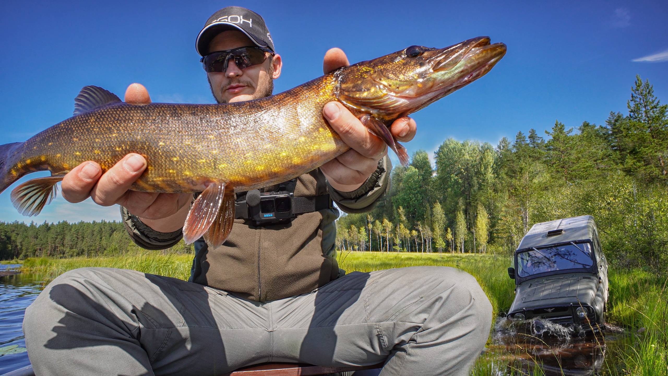 ПРОБИРАЕМСЯ ЧЕРЕЗ БОЛОТО НА УАЗЕ | ЕДЕМ ЗА ЩУКАМИ | РЫБАЛКА С НОЧЕВКОЙ