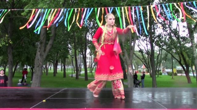 Ту Лаунг Ве Май Лаачи | Стиль Болливуд | СОФИЯ | Дни Индии | Москва