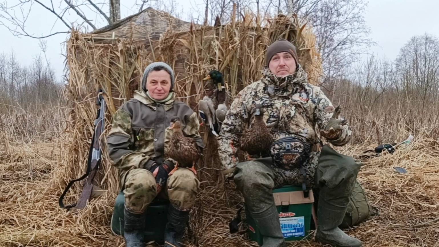 Ищем селезня в апреле .Две охоты на канаве . охота с подсадными