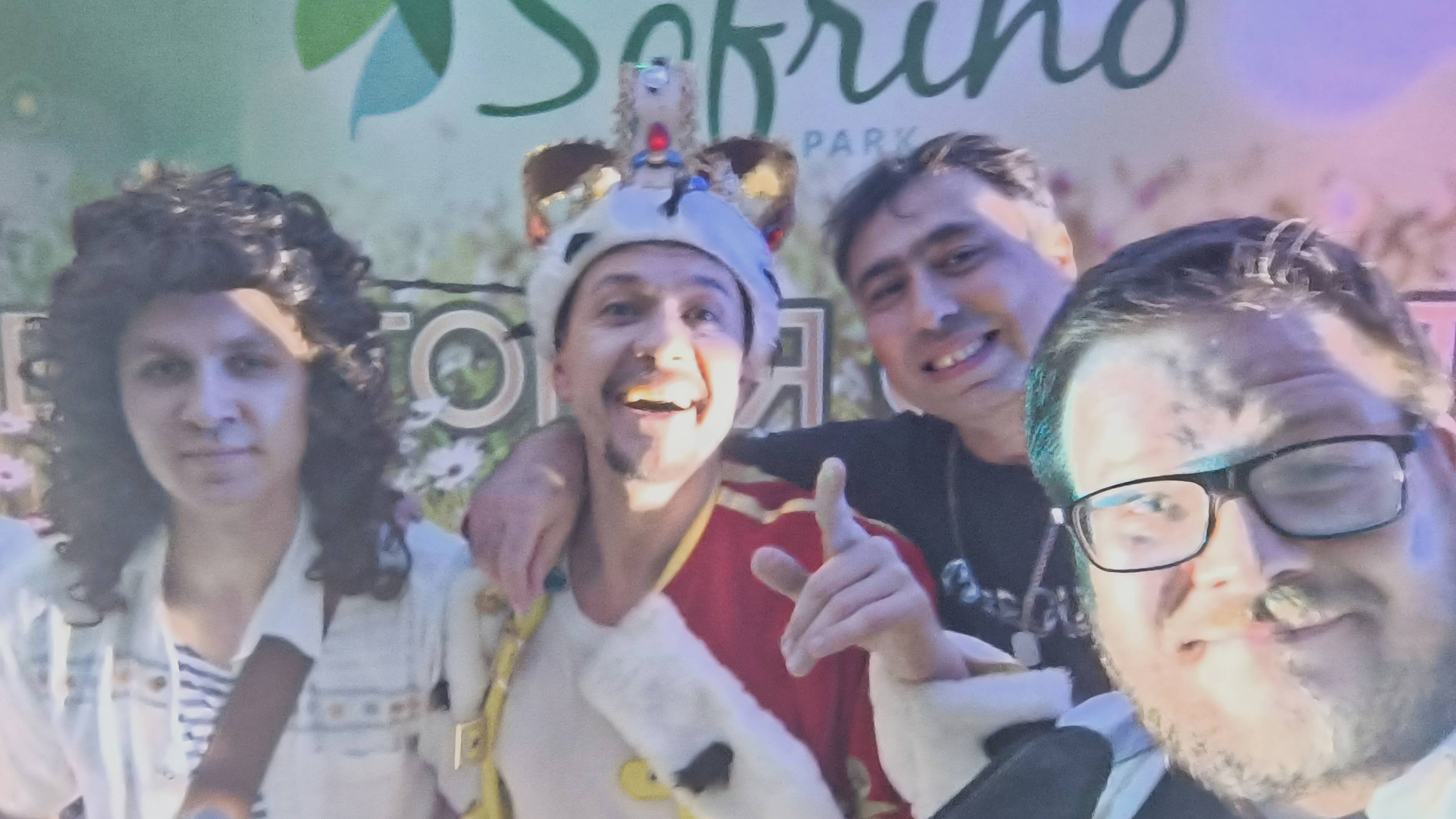 video_2025-08-25_12-11-48 We Are the Champions