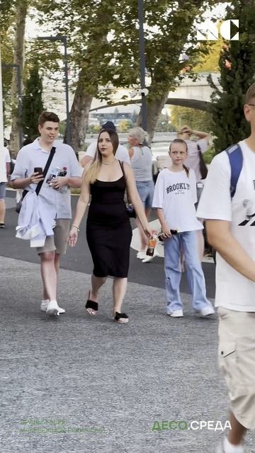 Музыка на правом берегу набережной реки Сочи