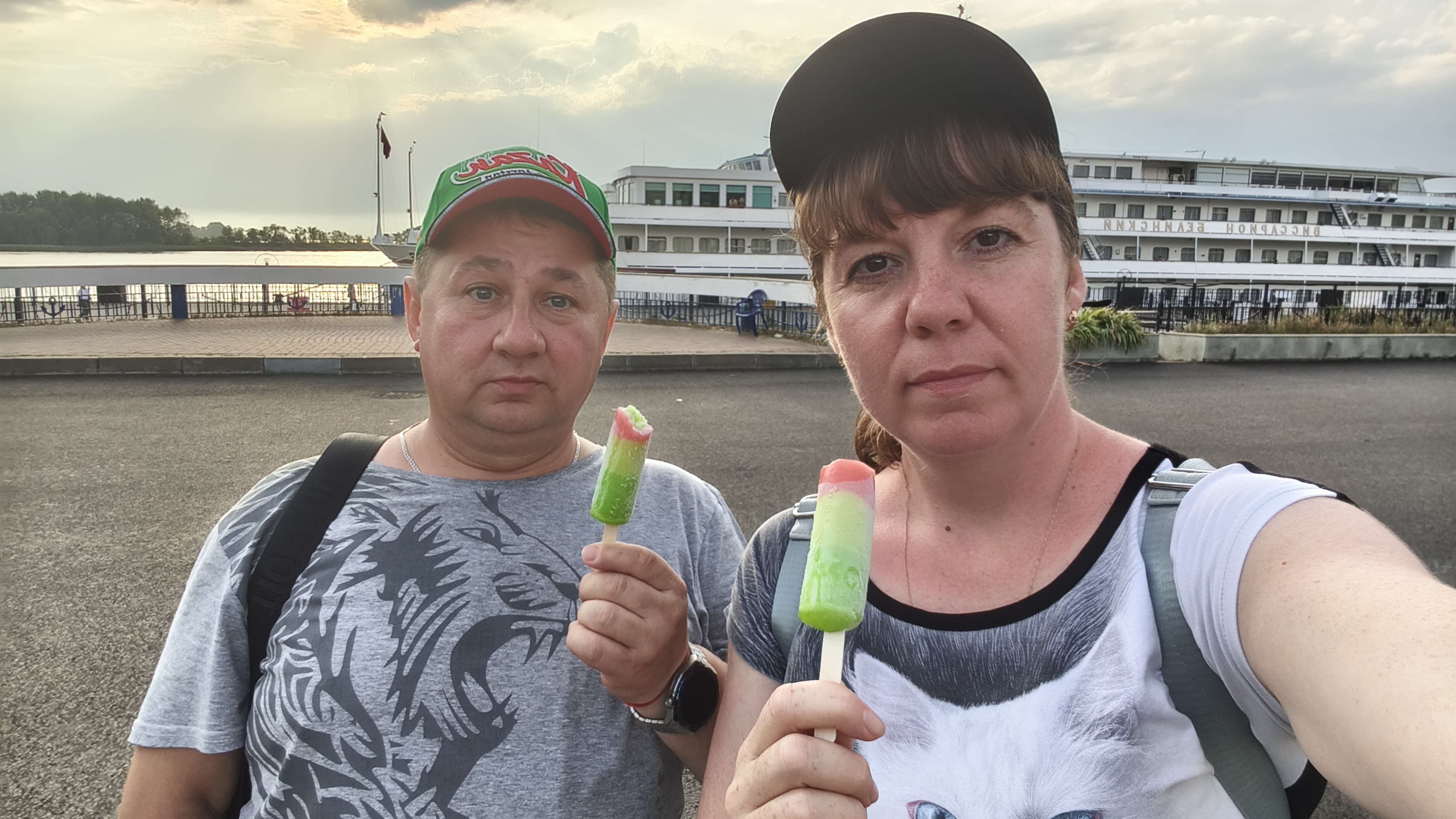 Казань.Прогулка по реке Волга.Огни Казани.