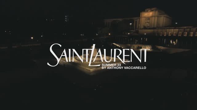 Показ коллекции Saint Laurent весна-лето 2023