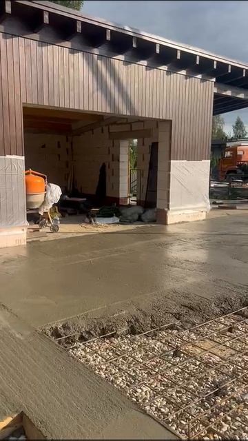 СТРОИТЕЛЬСТВО, КАК СМЫСЛ ЖИЗНИ! ФИНАЛЬНАЯ ЗАЛИВКА ДОРОЖЕК И ОТМОСТКИ БЕТОНОМ НА УЧАСТКЕ NATURI!