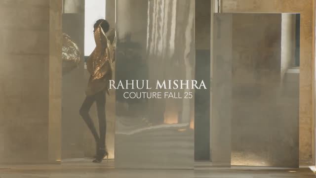 Показ коллекции Haute Couture Rahul Mishra осень-зима 2025-2026