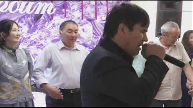 Геннадий Семенов исполняет песню "Ураанхайдар" (Уранхайцы) 04.06.2025 г.  #якутск #тээйэ