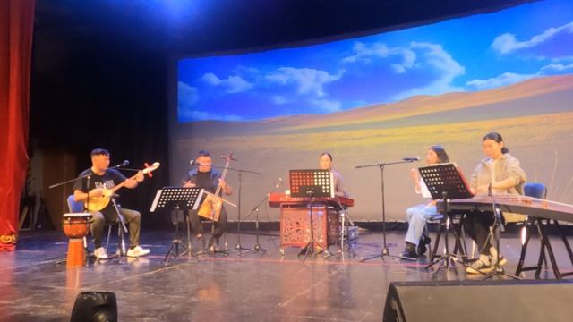 АМАР САЙН ТЕАТРАЙ ХҮГЖЭМШЭДТЭЙ ХӨӨРЭЛДӨӨН