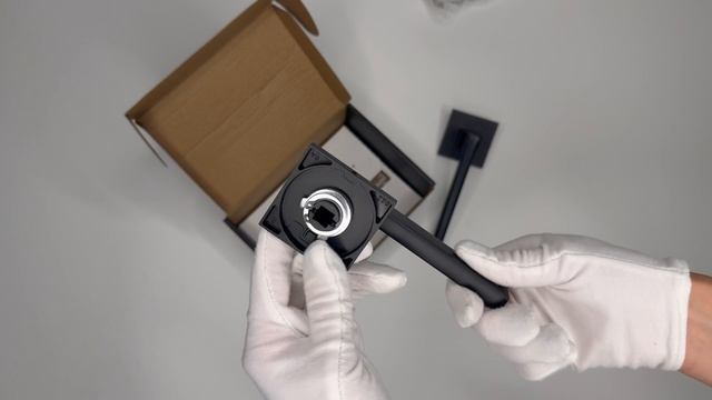 Ручка на раздельном тонком основании VETTORE R21.031 MBP (Черный Матовый)