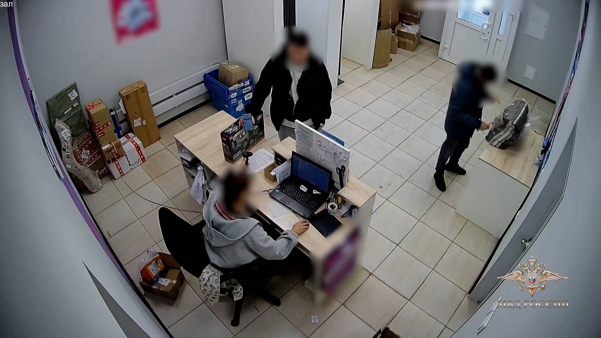 Полицейские раскрыли криминальную схему, которая заключалась в подмене товаров на маркетплейсе