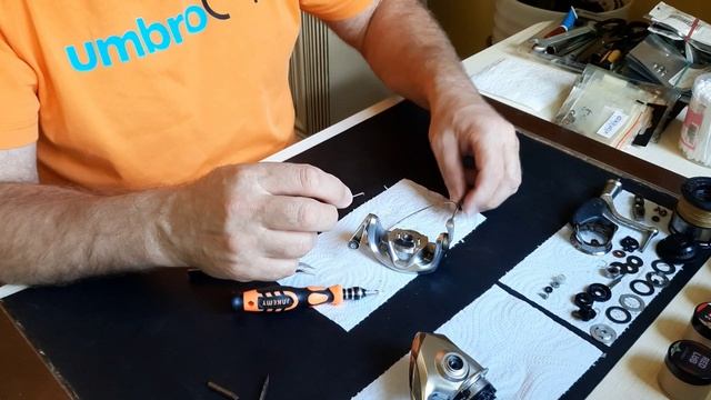 Shimano 19 Stradic 4000 XG. Очистка. Часть 1.