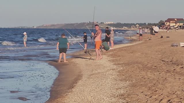 Отдых на Азовском море: Чем живет побережье в августе.