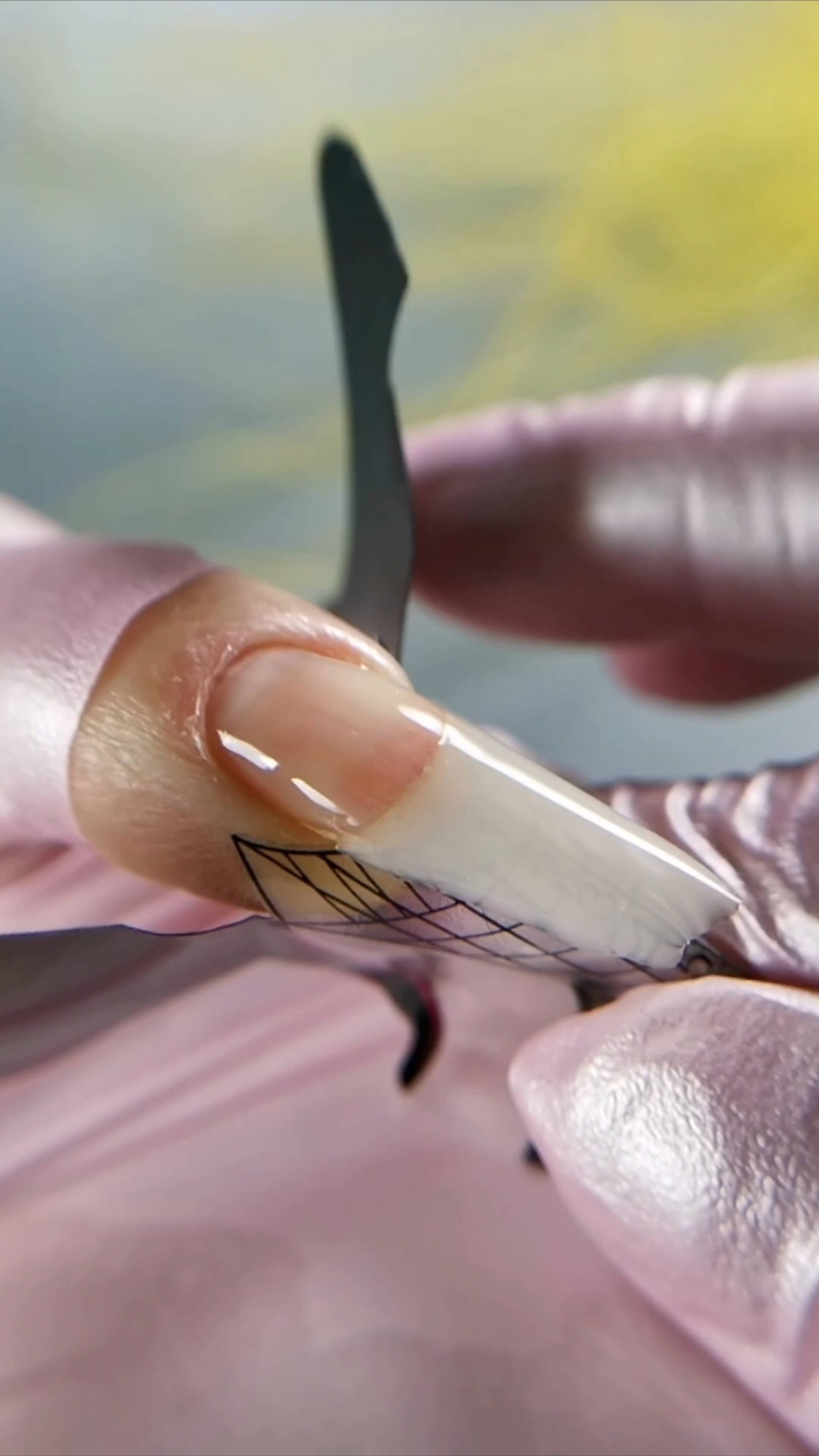 Вы видели этот цвет? Цвет свободного края ногтя.