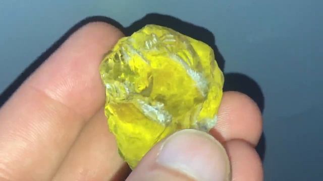 Кварц лимонный, очень крупный самородок 191,16кт №462