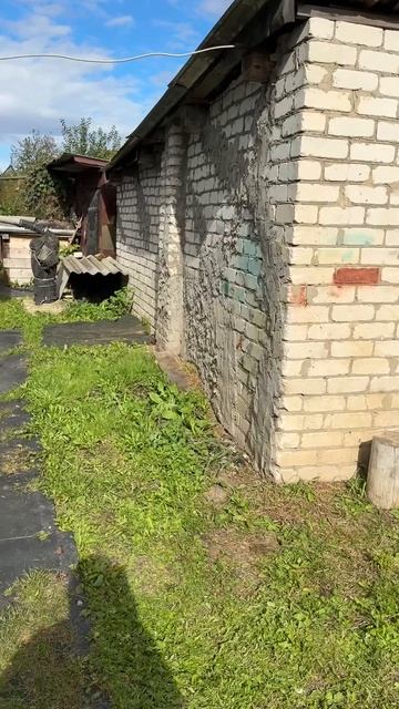 Продается бревенчатый дом с баней и гаражом на участке 16,8 соток в дер. Бухары