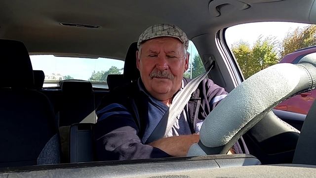 Мотороллер Муравей соревновался с тепловозом на скорость