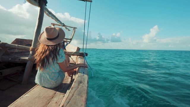 "Далеко" фрагмент песни Шайни Лориен, #песниолюбви #позитивныепесни #далекопесня