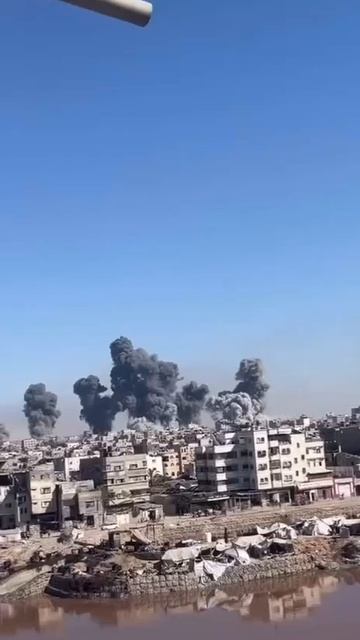 ВВС Израиля наносят массированные удары по сектору Газа.