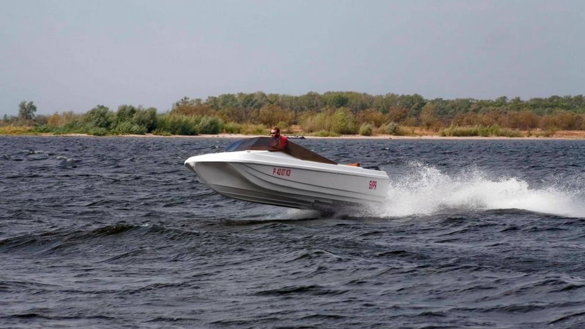 Катер- тримаран «Буря 5S»