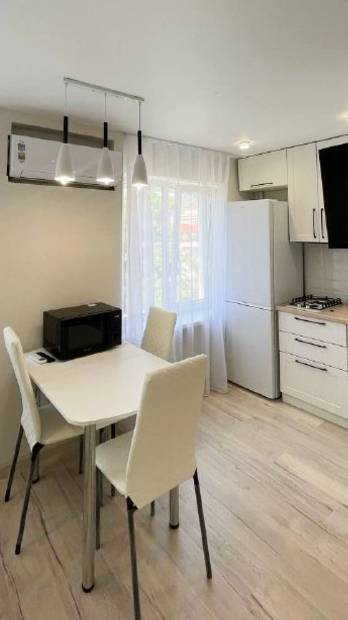 Квартира в Геленджике цена 8.7 млн.р.  Однушка на ул.Кирова. Квартиры в Геленджике без лишних слов.