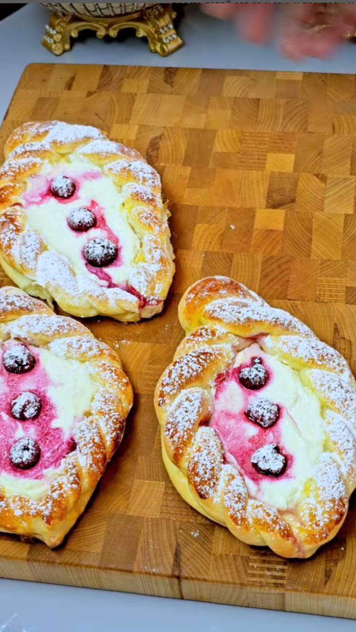 Красивые ватрушки + Рецепт