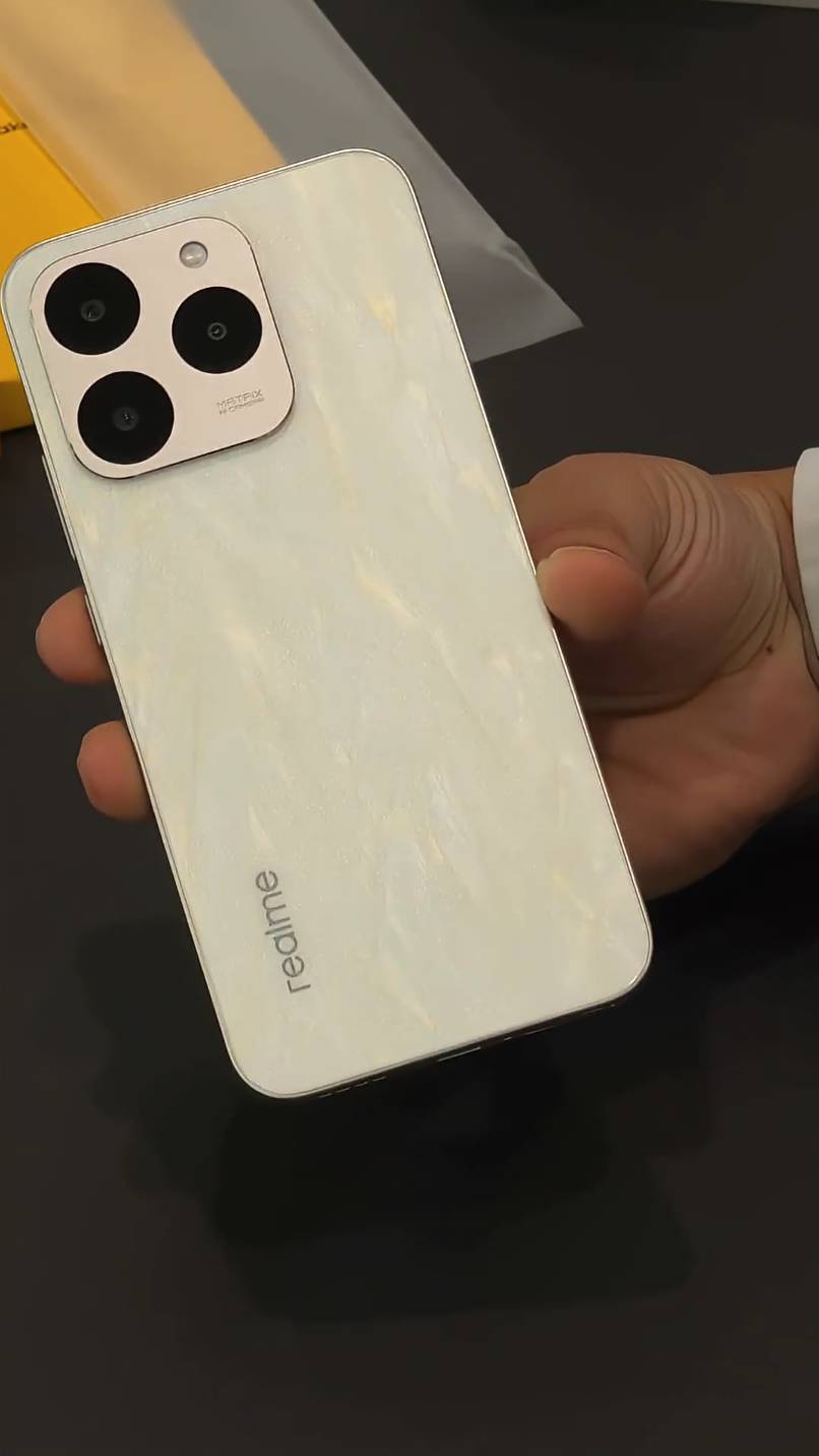 Realme 15T -Первое знакомство со свеженькой доступной НОВИНКОЙ из поднебесной 🔥 #shorts #Realme15T