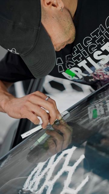 Оклейка лобового стекла атермальной плёнкой на примере CHERY TIGGO 9