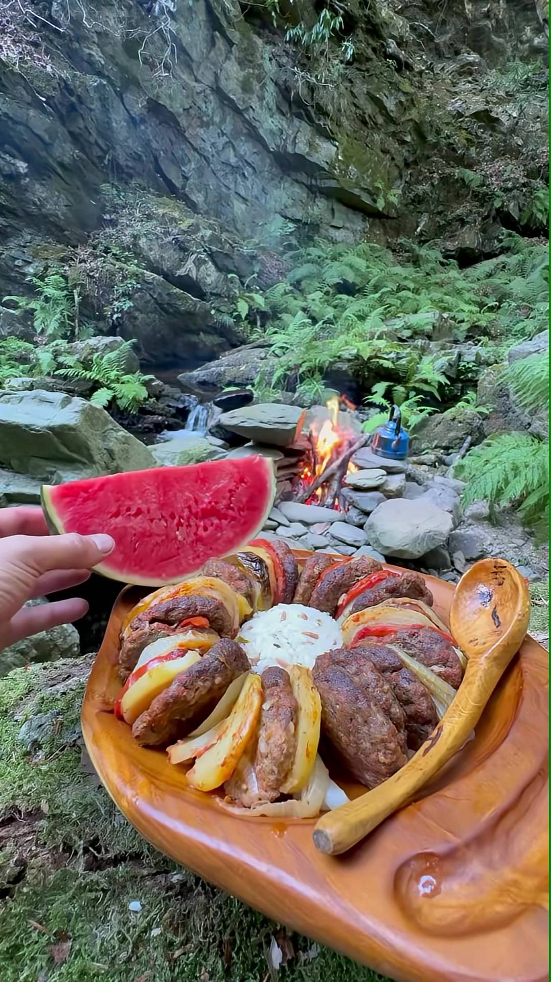 Приготовление картофеля с фрикадельками на камне 🥩