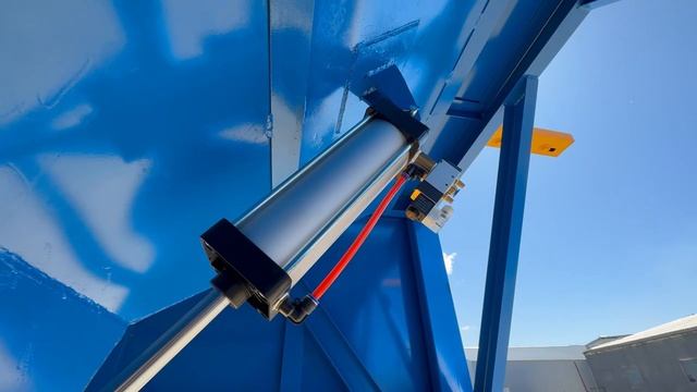Бетоносмеситель двухвальный JS1500 со скипом и Комплекс дозирующий PLD2400Q