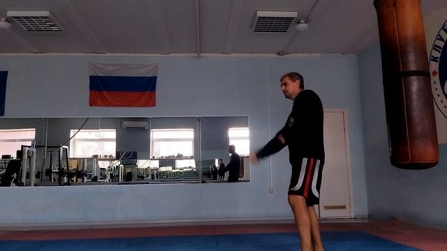 Бокс. Урок 13. Рука плеть.