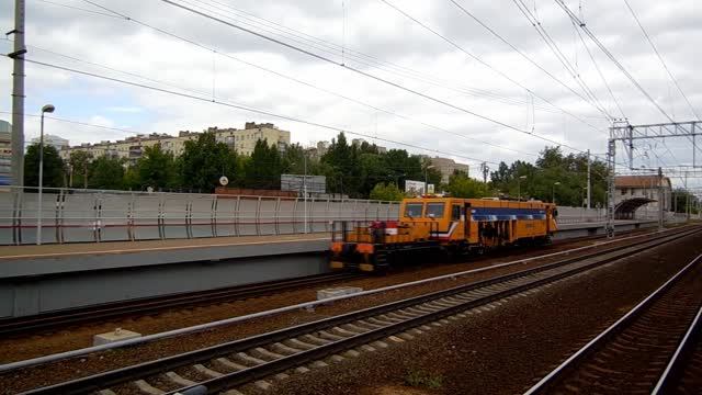 Путевая машина ПМА-С-03 (ПМС-309) следует по 5-му приёмо-отправочному пути.