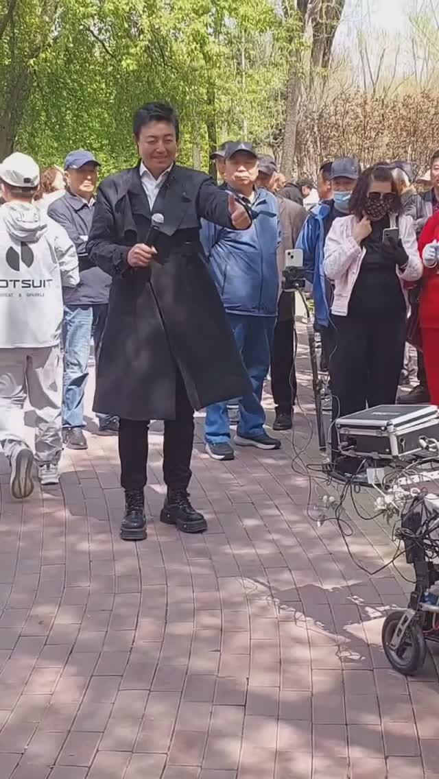 Однажды весной в парке 100-летней груши в Харбине